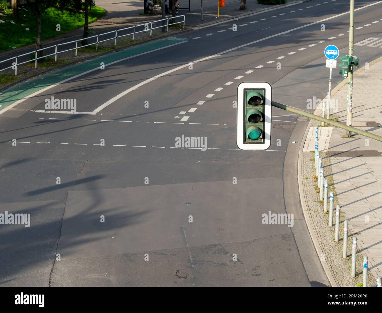 Empty intersection road aerial hi-res stock photography and images - Alamy
