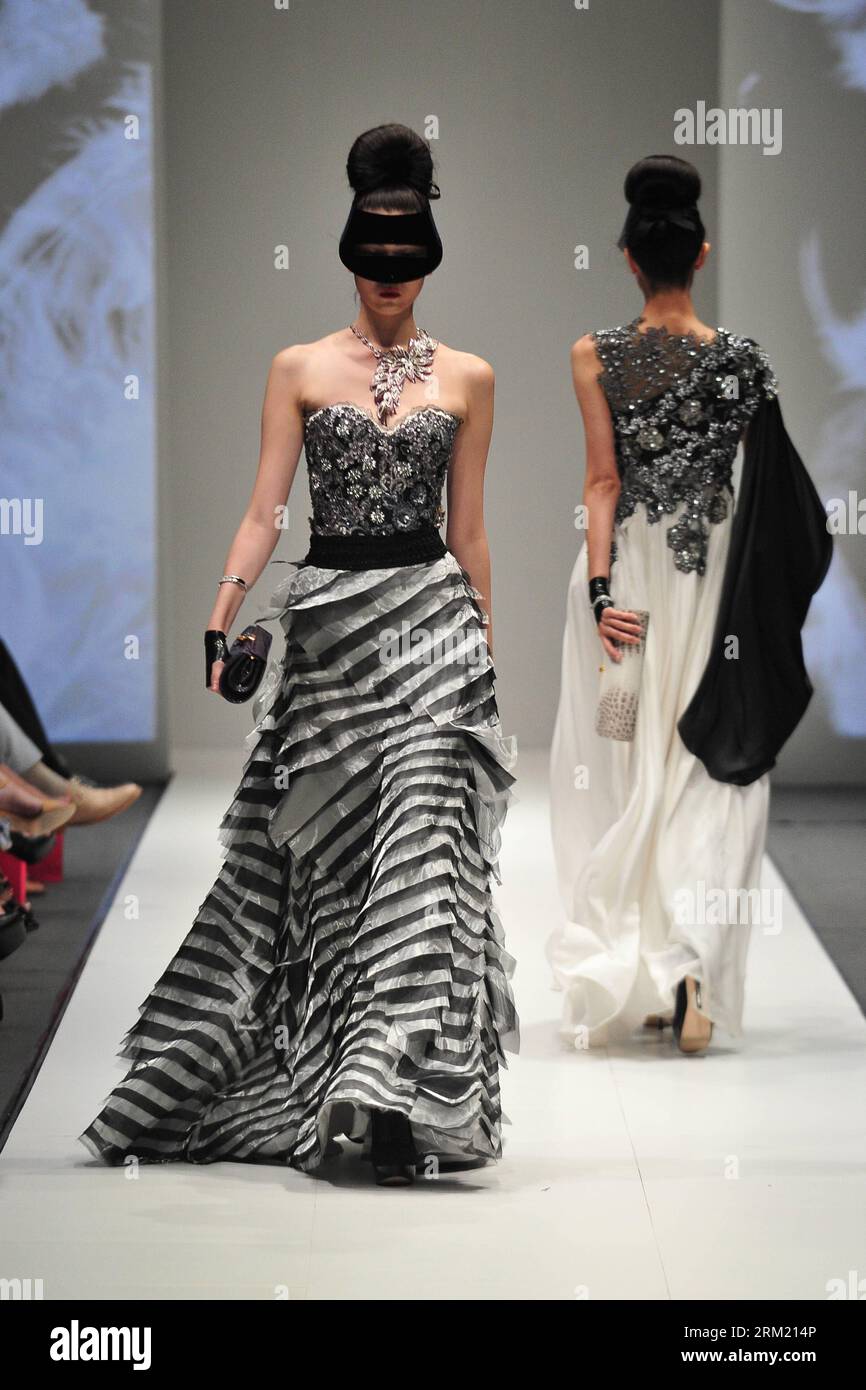 Singaporean models hi-res stock photography and images - Alamy