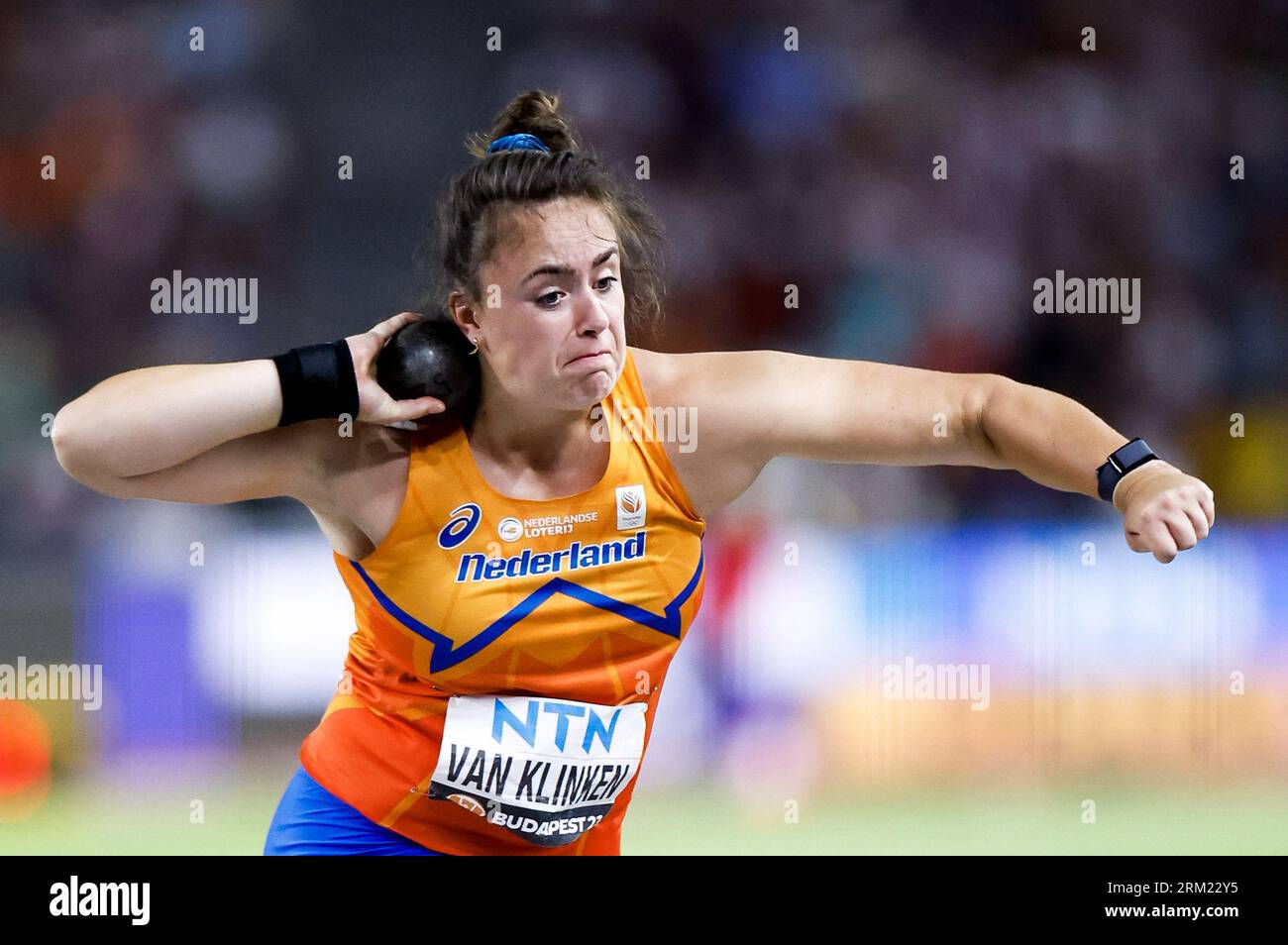 BUDAPEST - Jorinde van Klinken in action during the shot put final ...