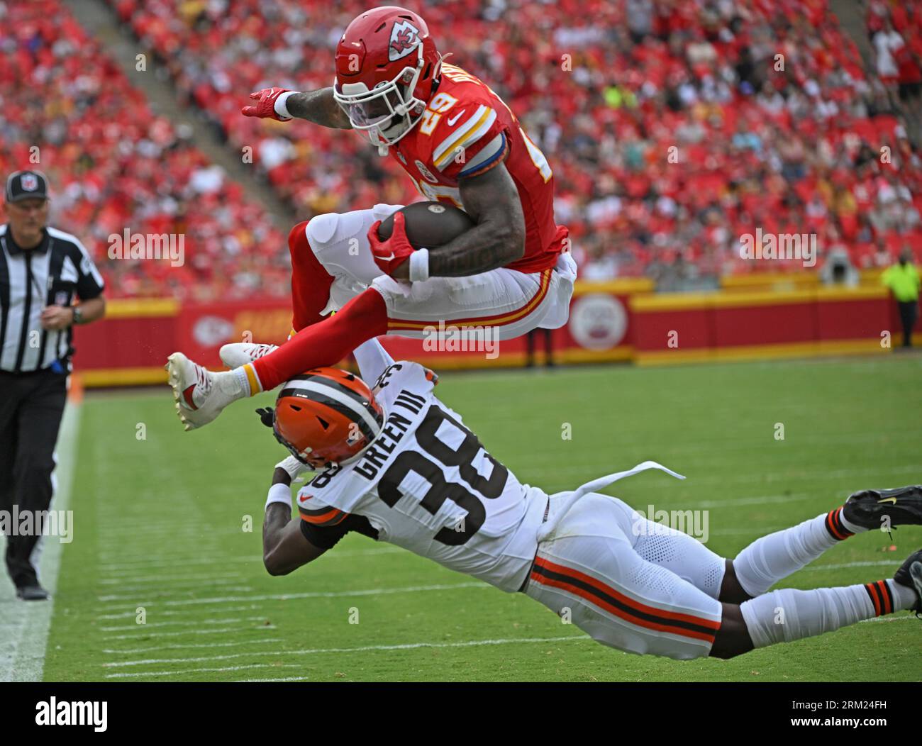 Kansas City Chiefs running back La'Mical Perine (29) leaps over ...