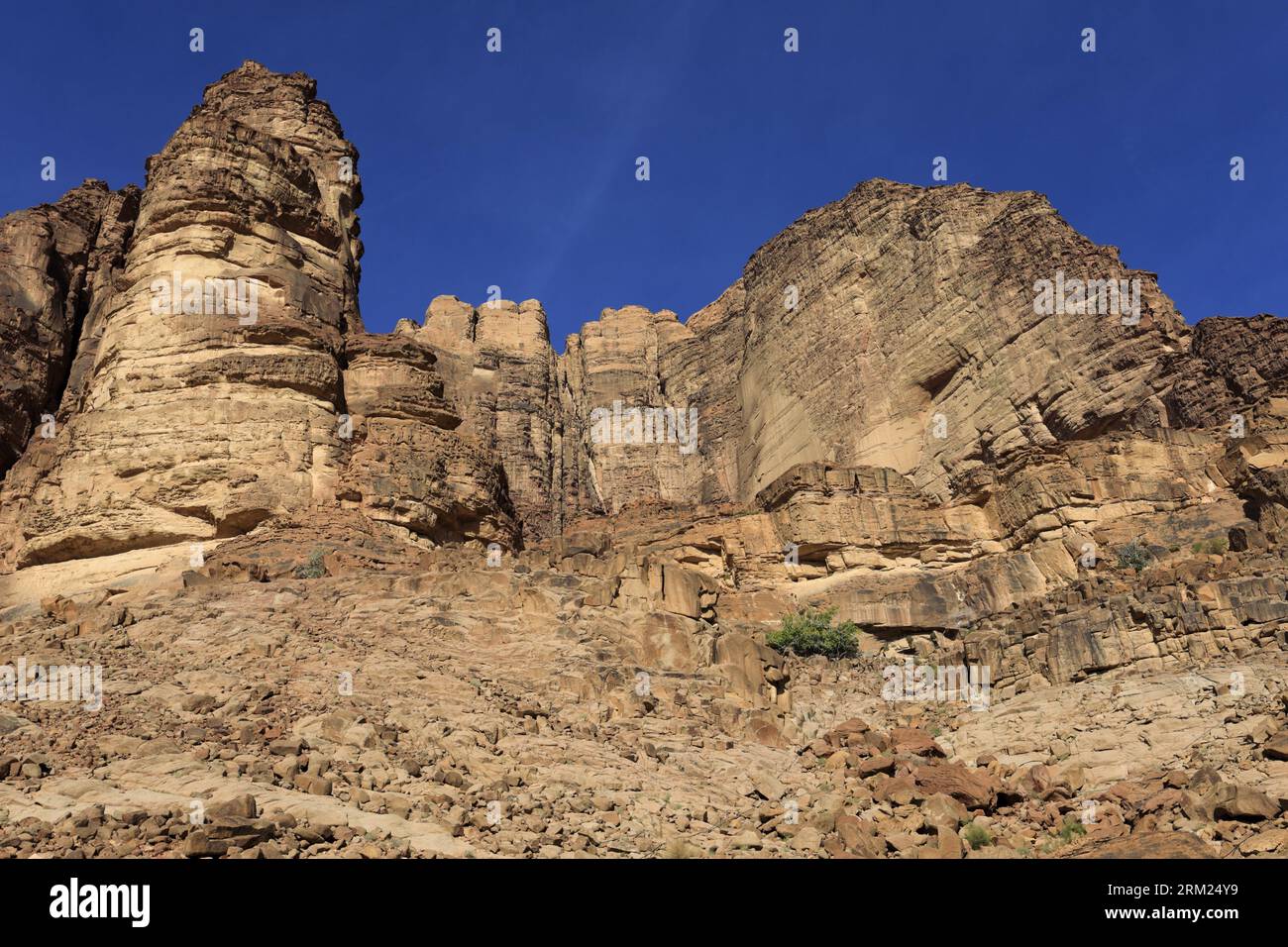 Overview of the desert at Wadi Rum, Unesco World Heritage Site, Jordan ...