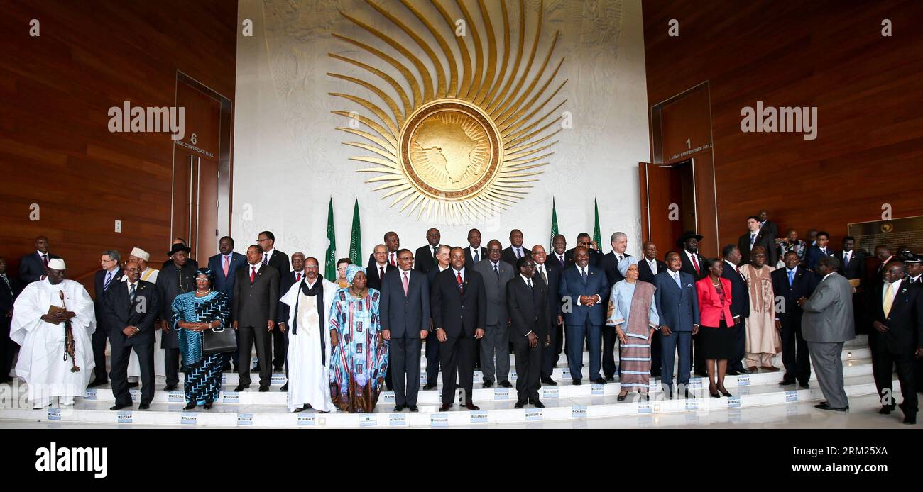 Heads state government pose group hi-res stock photography and images ...
