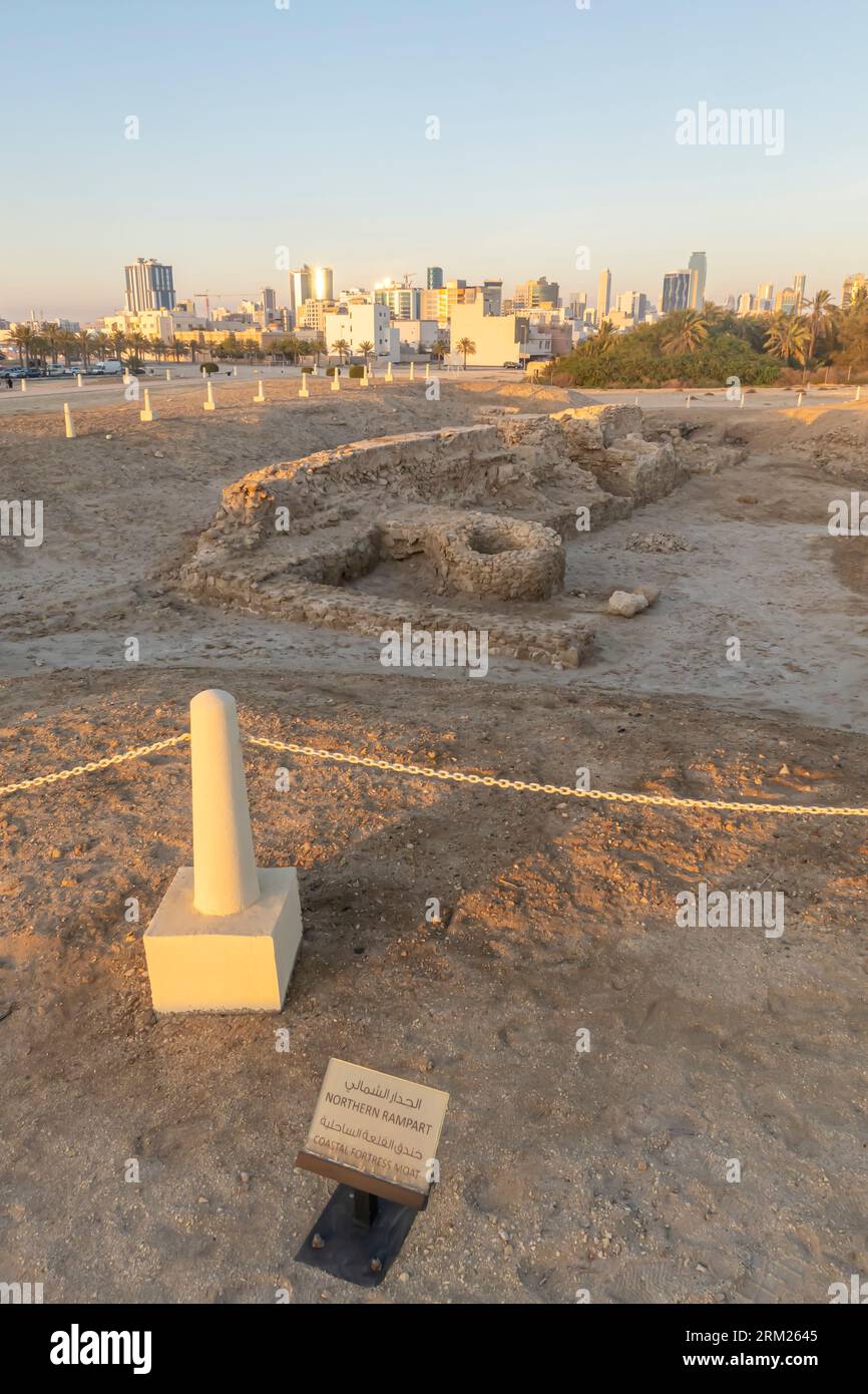 Northern rampart sign qalat al bahrain bahrain fort hi-res stock ...