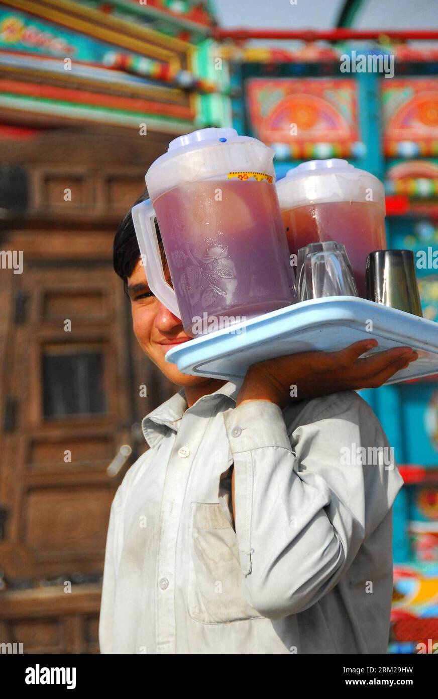 Pakistani boy in islamabad pakistan hi-res stock photography and images ...
