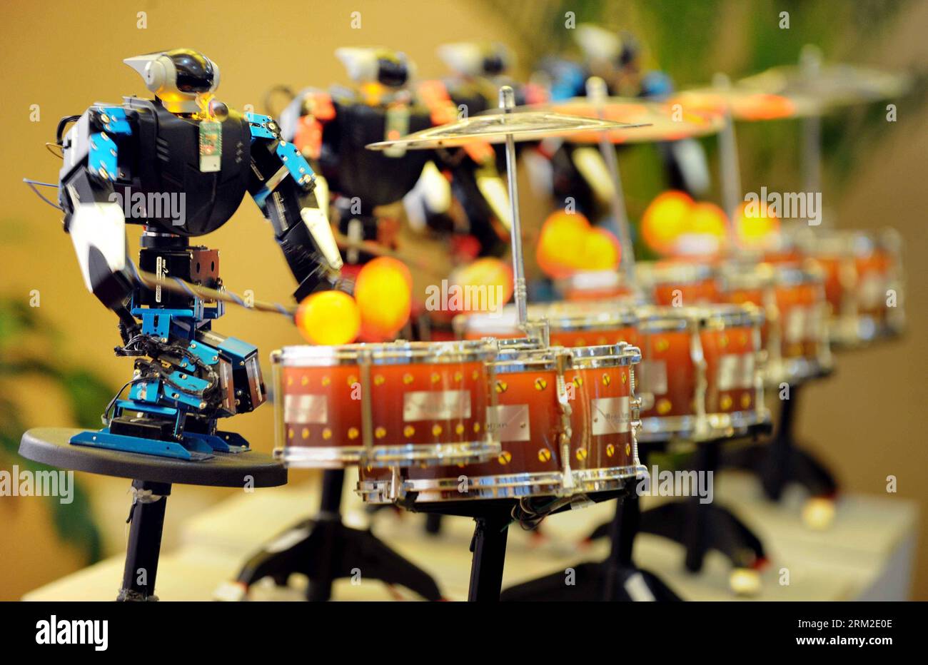 Robot humano hi-res stock photography and images - Alamy