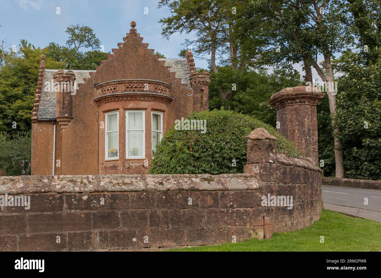 Historical landmark behind house hi-res stock photography and images ...