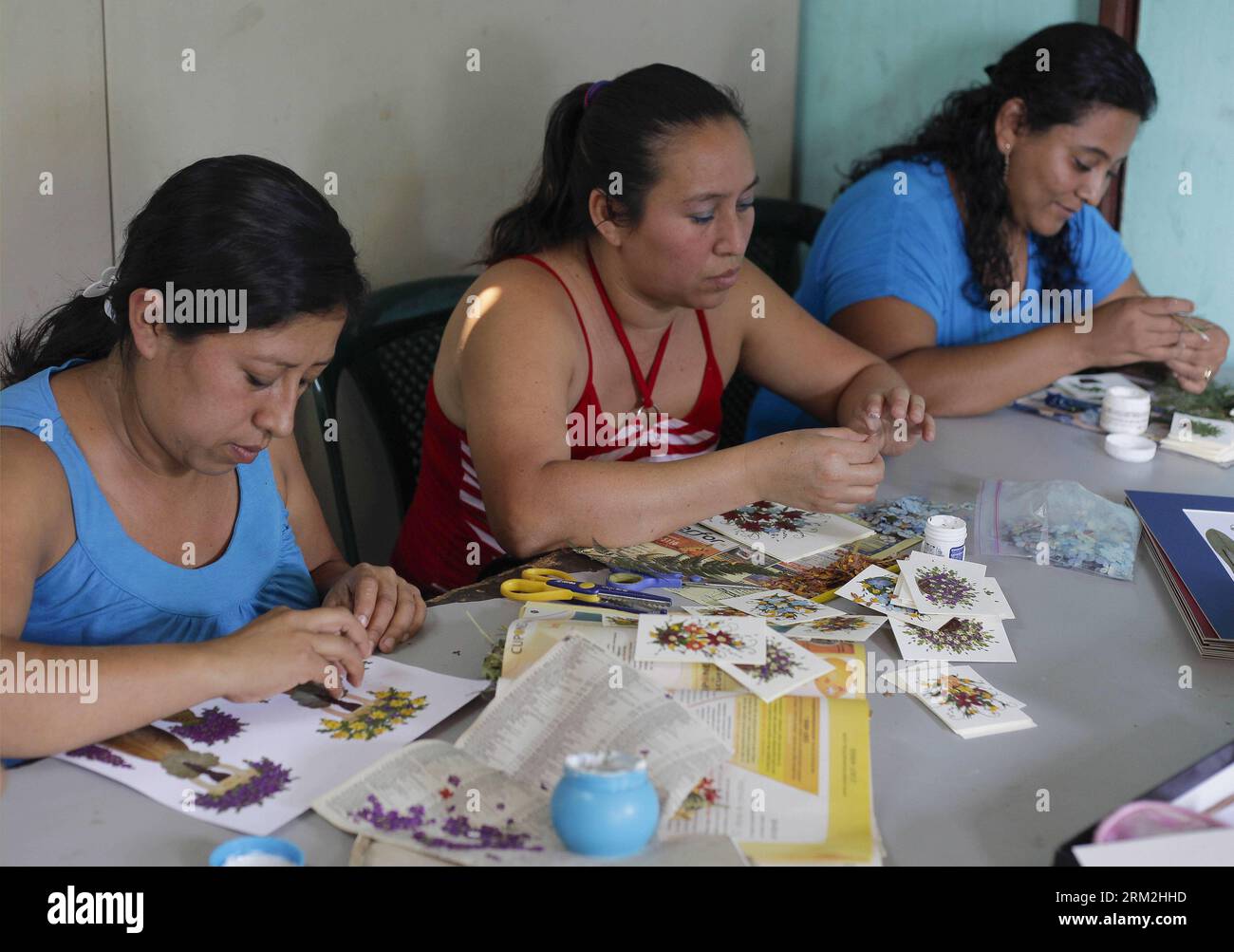 Salvadoran crafts hi-res stock photography and images - Alamy