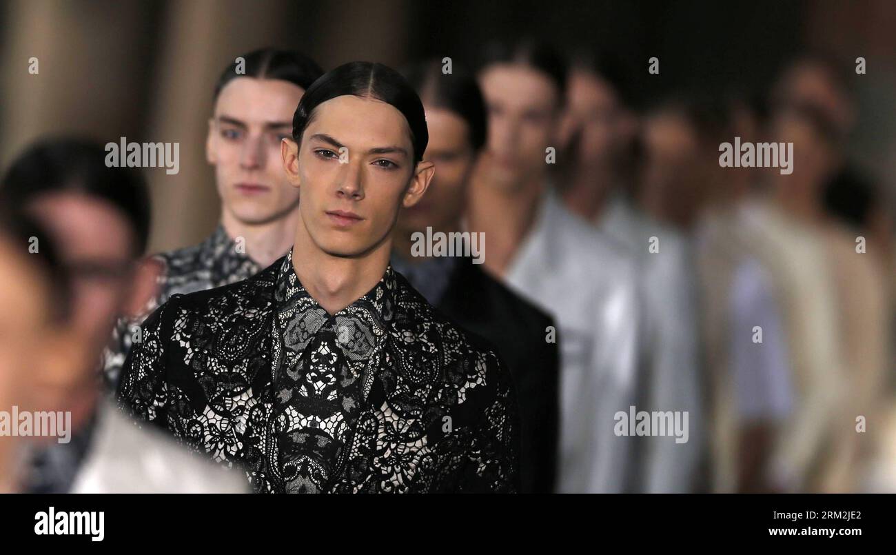 Alexander wang models hi-res stock photography and images - Alamy