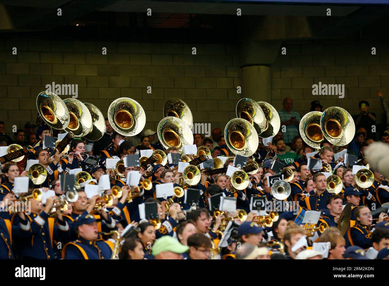 Notre dame stadium crowd hi-res stock photography and images - Alamy