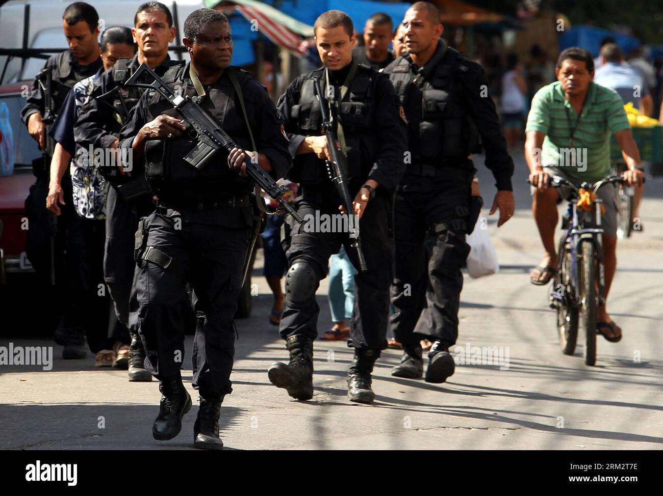 Favela mare hi-res stock photography and images - Alamy