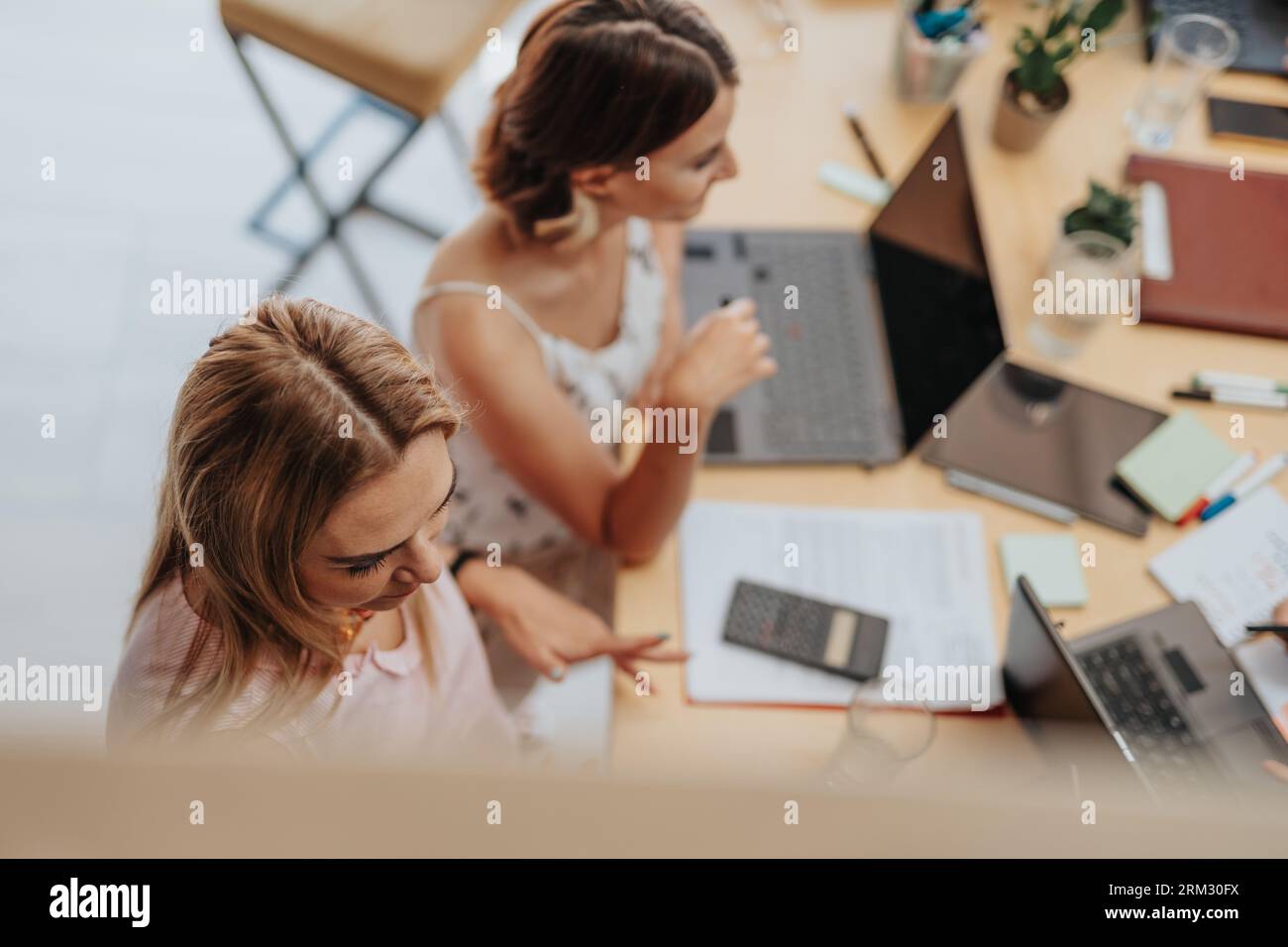 Inter generational employees hi-res stock photography and images - Alamy