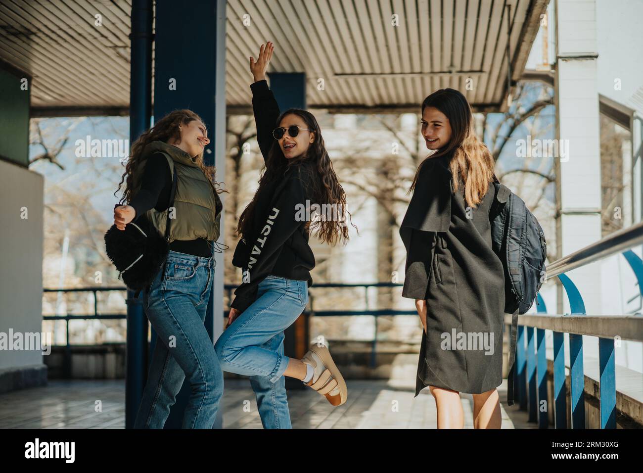 Three ladies dancing hi-res stock photography and images - Alamy