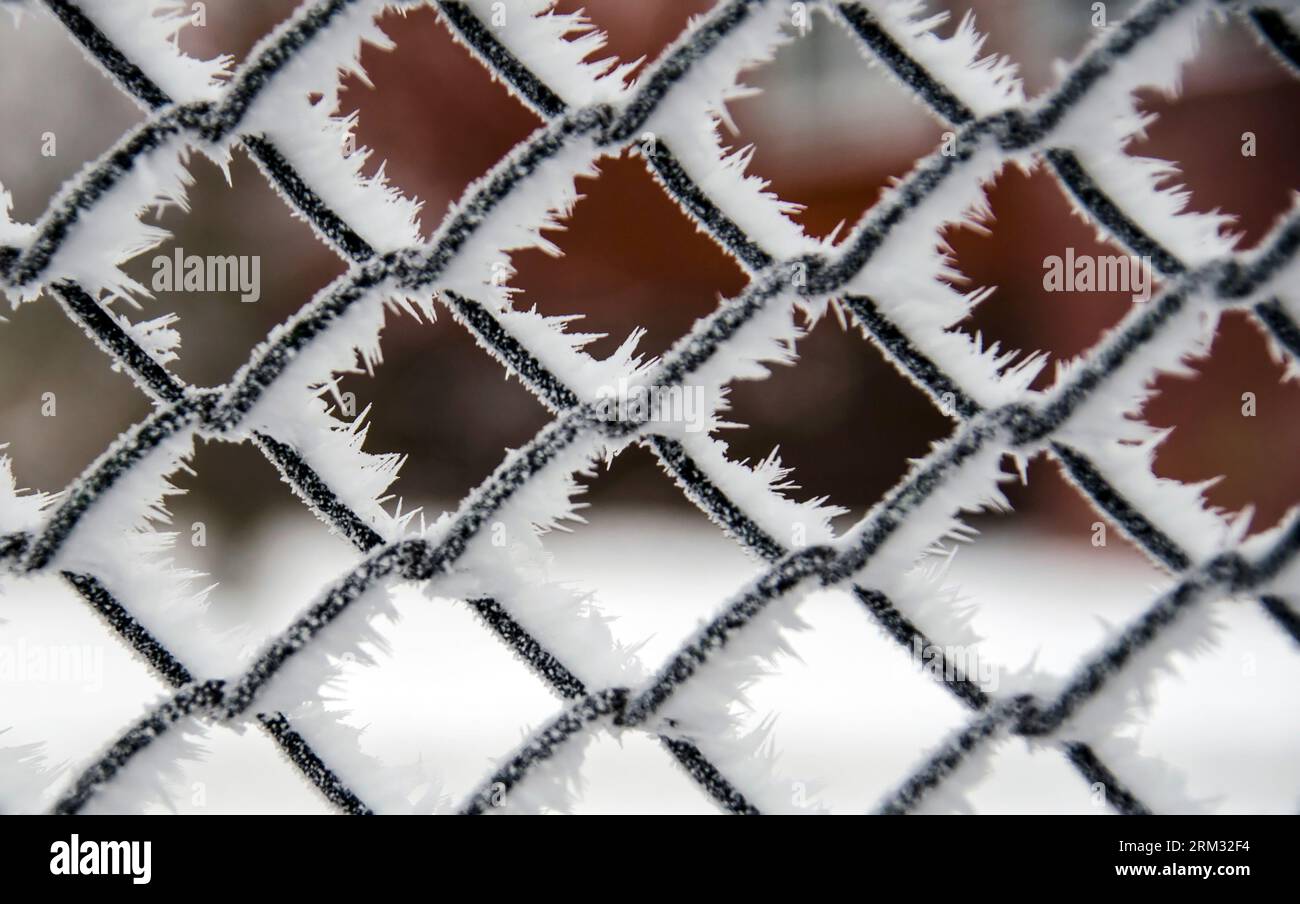 Icy metal hi-res stock photography and images - Alamy