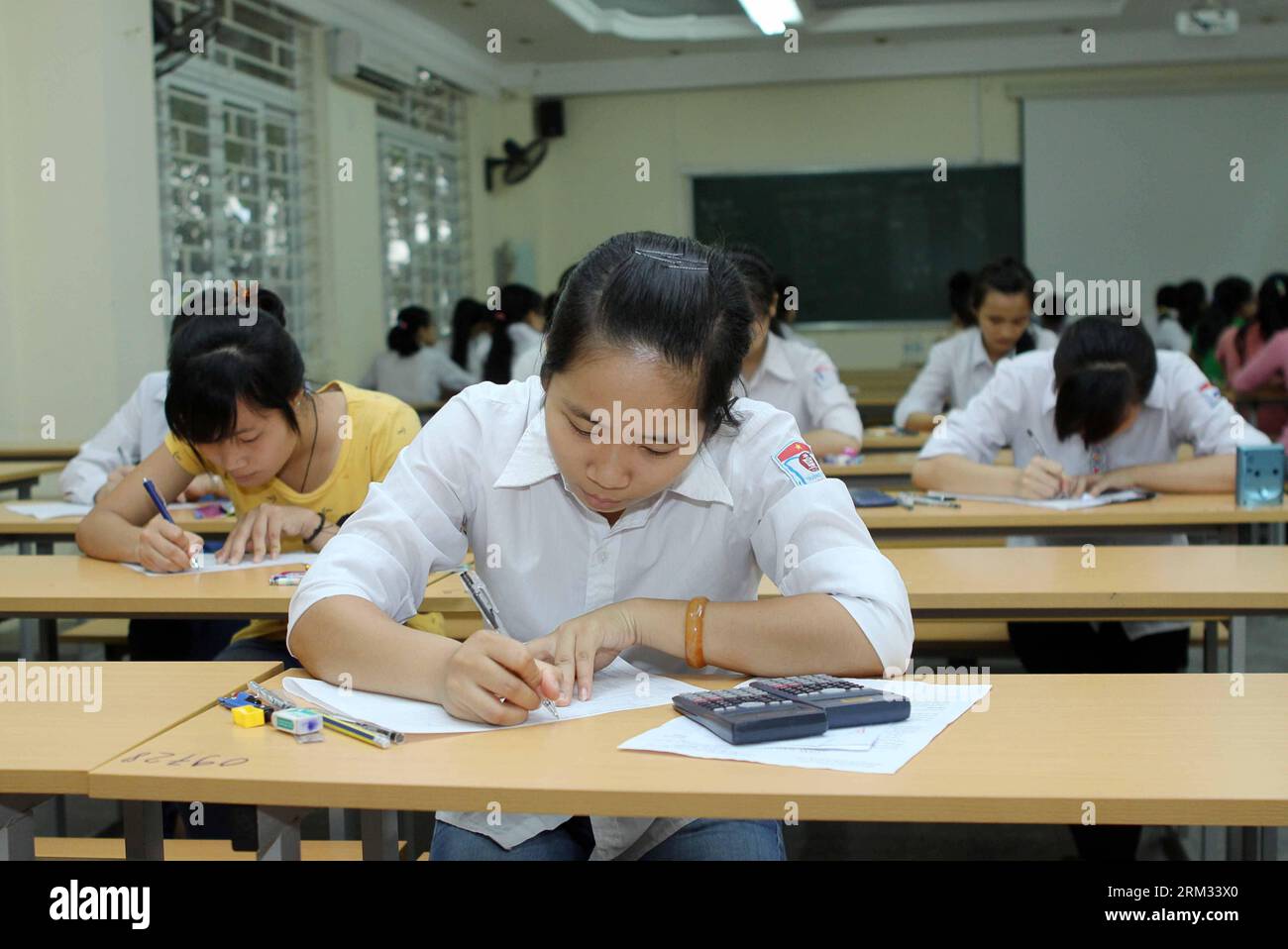 Vietnamese college students hi-res stock photography and images - Alamy