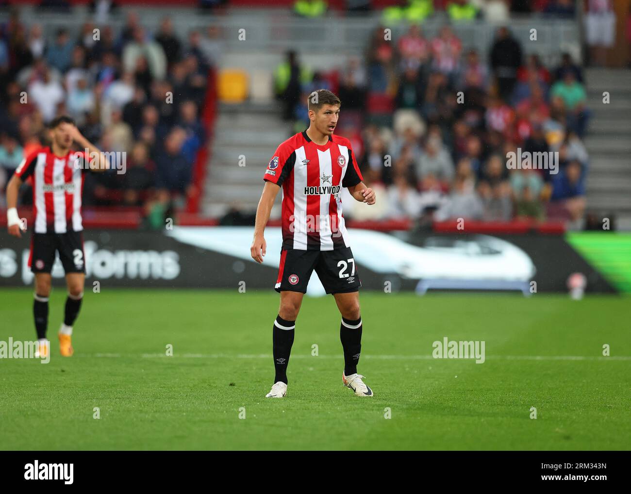 Janelt brentford crystal palace hi-res stock photography and images - Alamy