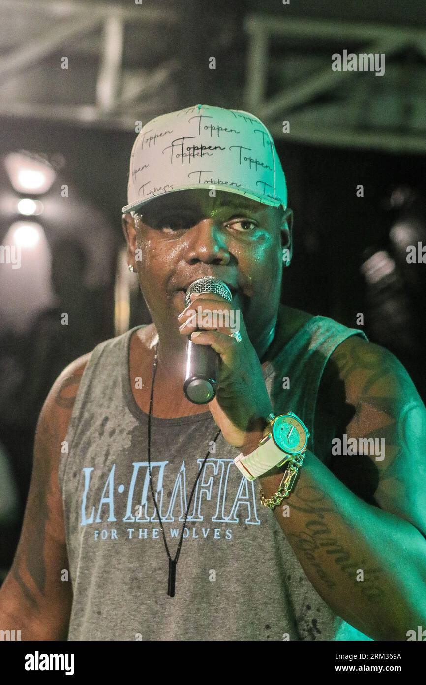 Cardiac arrest icu hi-res stock photography and images - Alamy