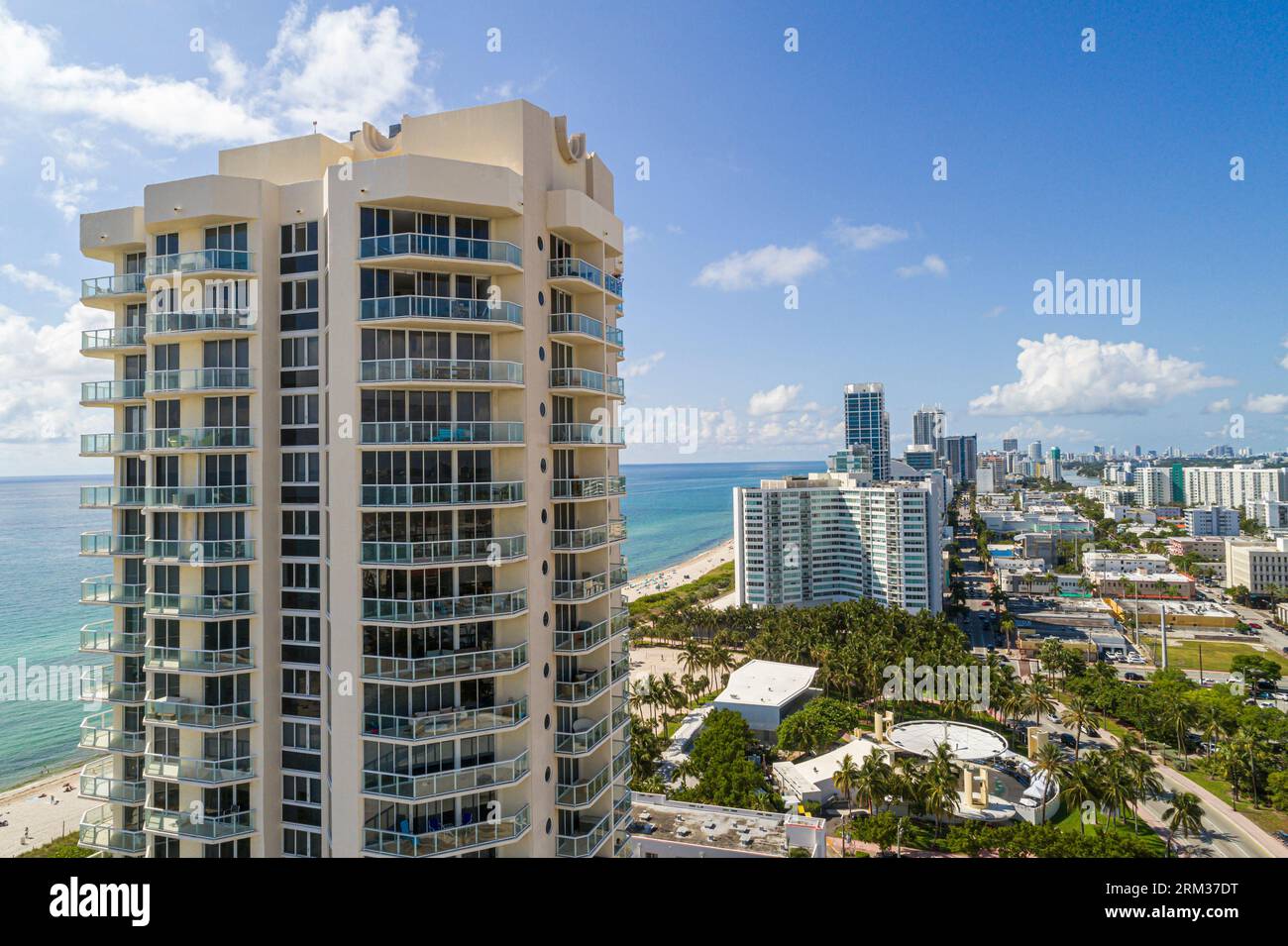 Oceanfront balconies hi-res stock photography and images - Alamy