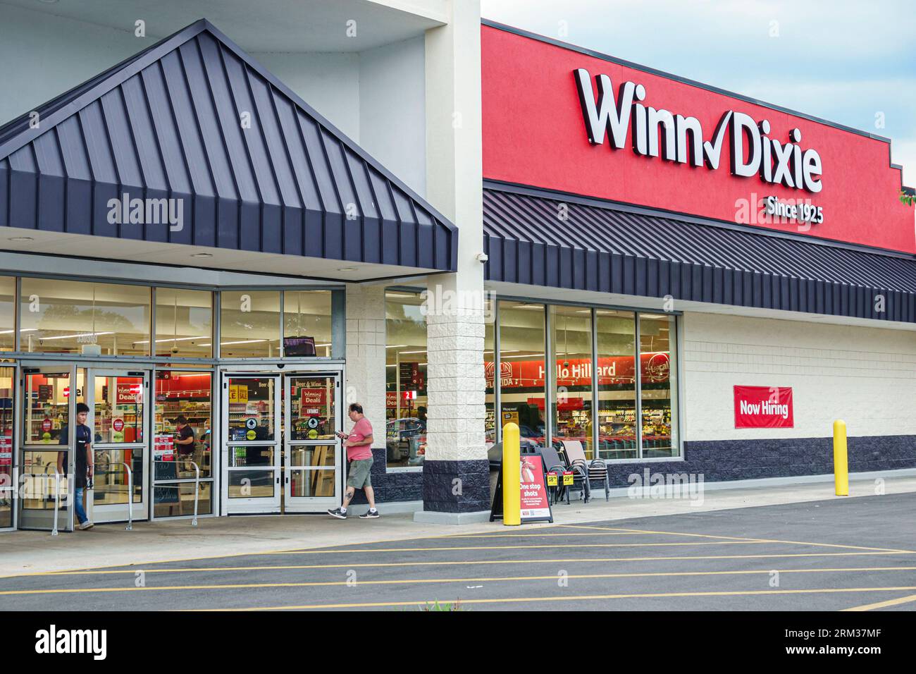 Winn dixie entrance hi-res stock photography and images - Alamy