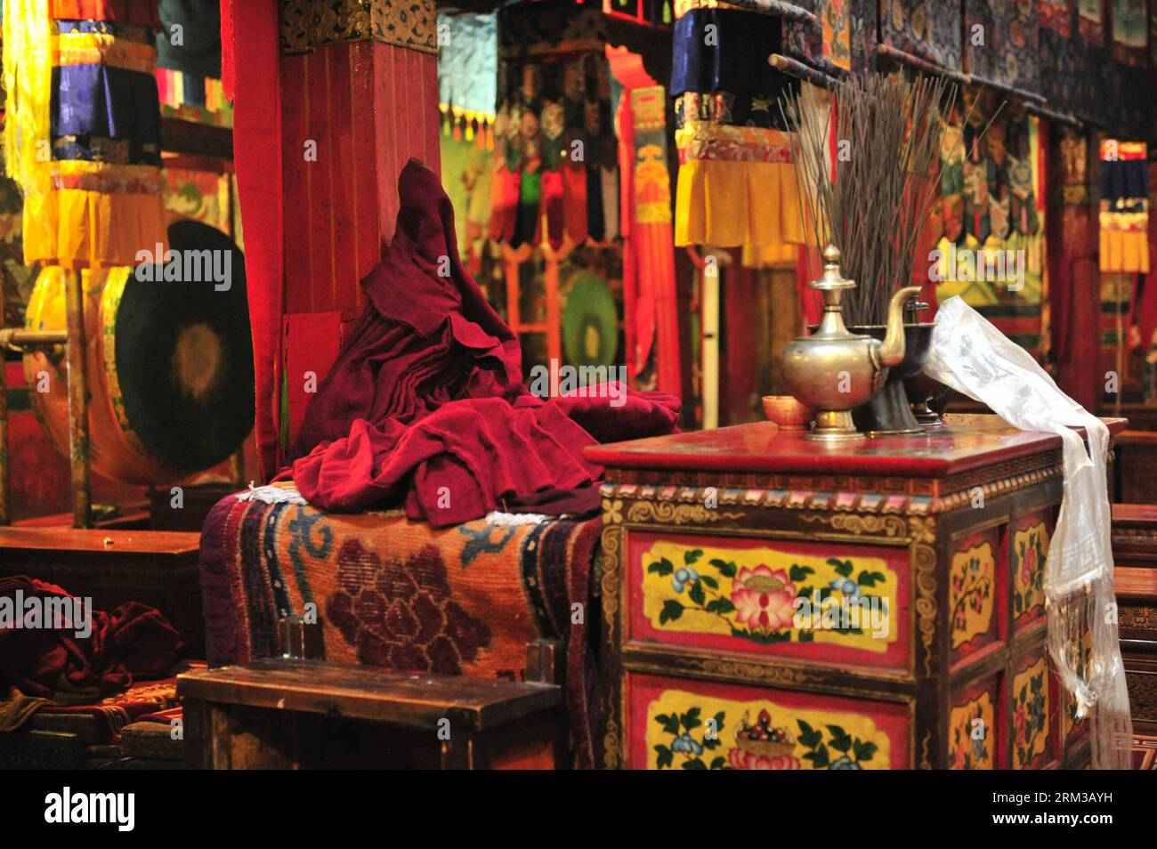 Traditional clergy hat hi-res stock photography and images - Alamy