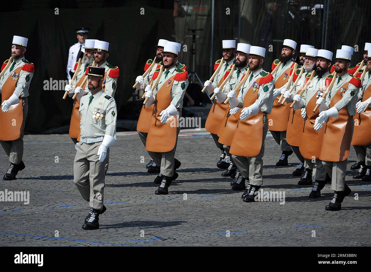 Foreign legion parade hi-res stock photography and images - Alamy