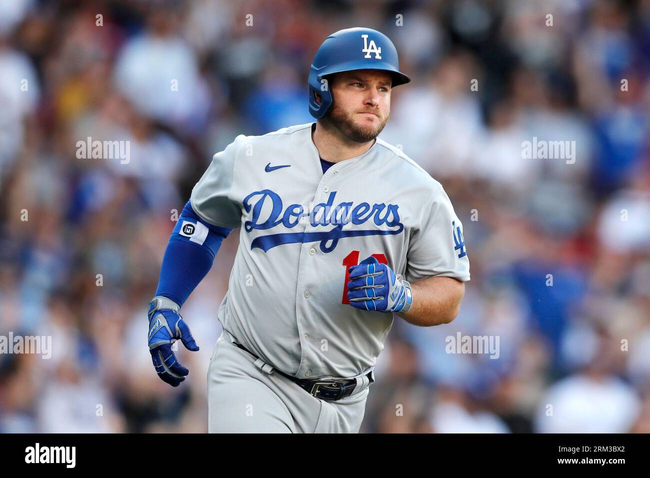 Los Angeles Dodgers' Max Muncy runs on his two-run home run during the ...
