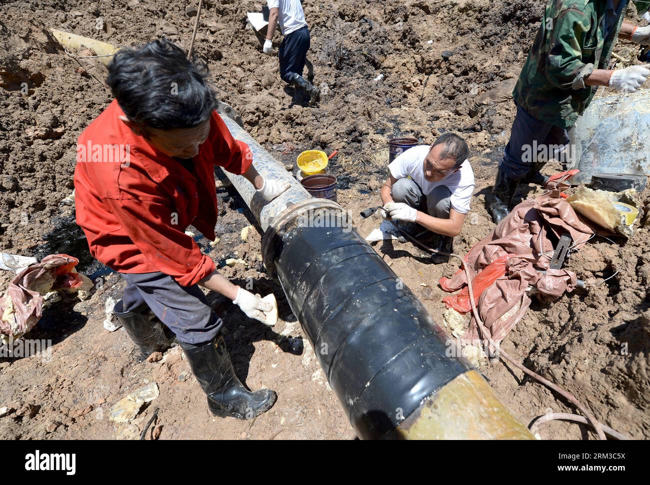Broken oil pipe hi-res stock photography and images - Alamy