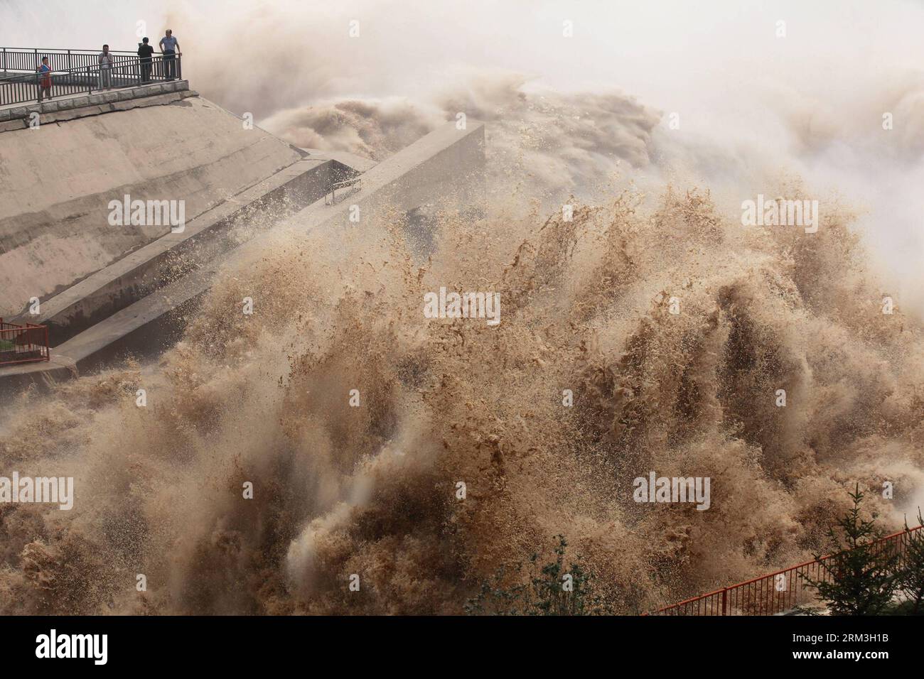 Yellow river sand washing hi-res stock photography and images - Alamy