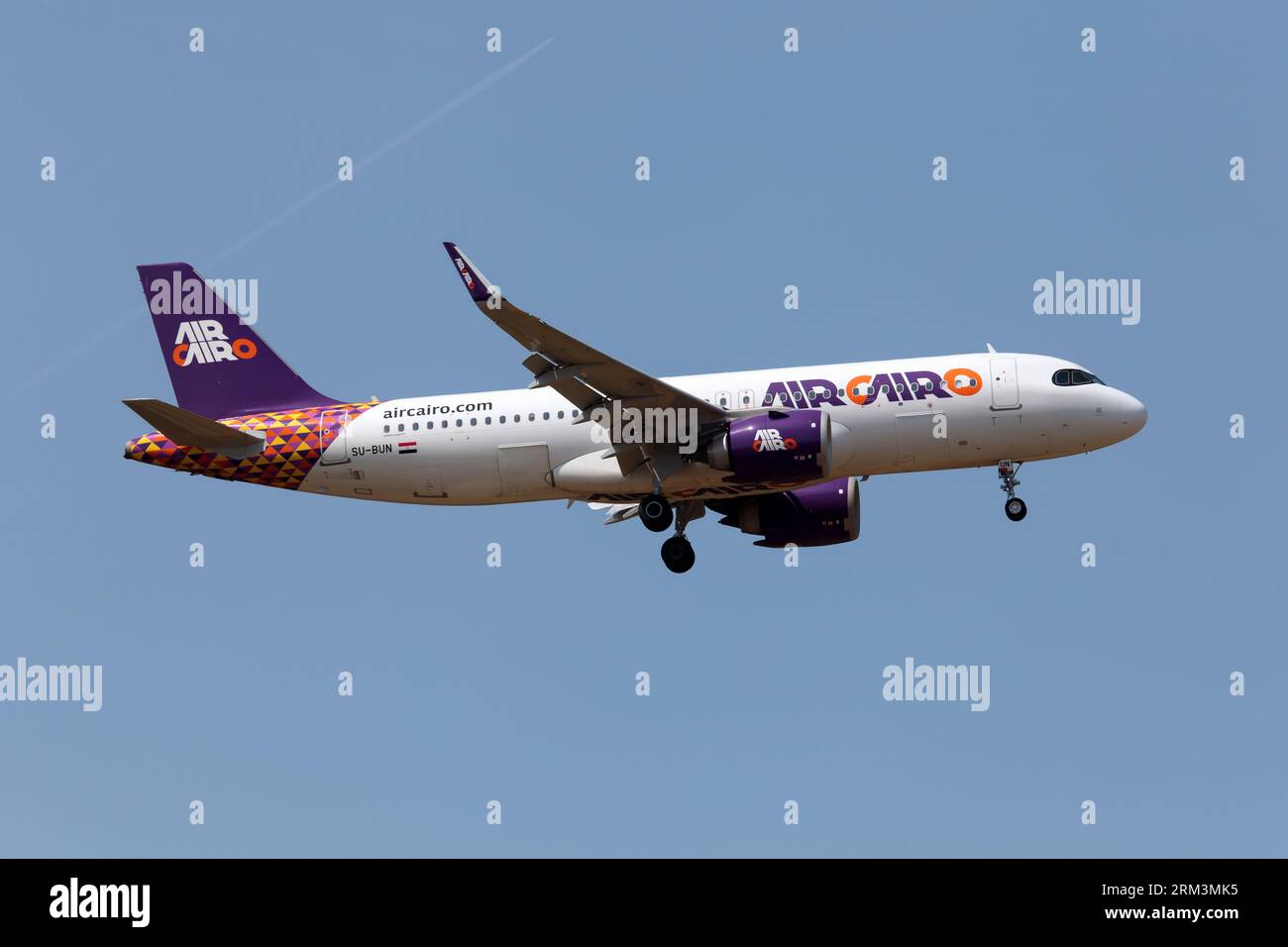 An Air Cairo Airbus 320 NEO about to land at Frankfurt Rhein-Main ...