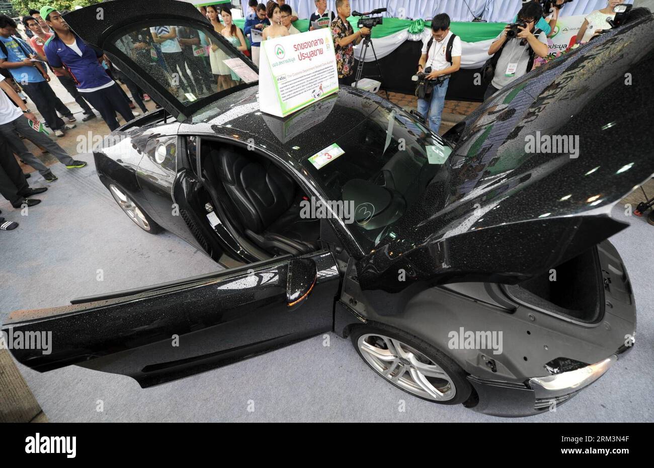 Bangkok vehicle hi-res stock photography and images - Alamy