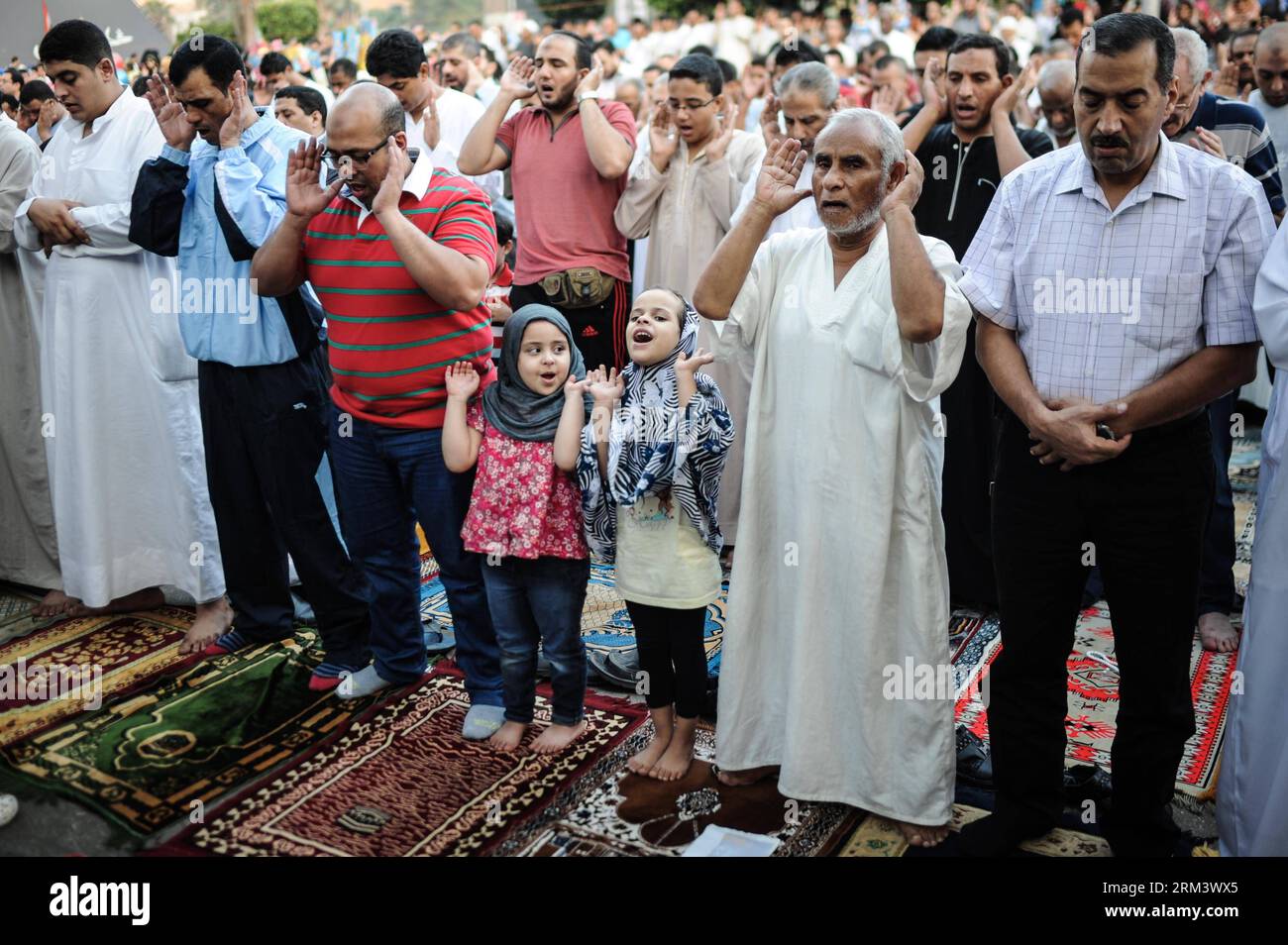 Bildnummer: 60337377 Datum: 08.08.2013 Copyright: imago/Xinhua Muslims ...