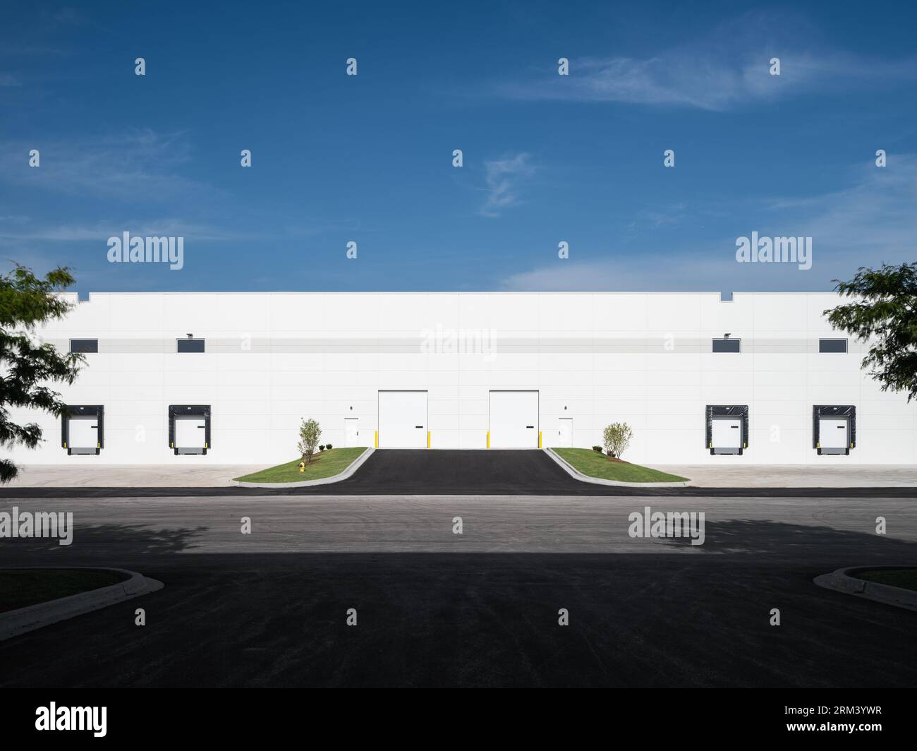 Newly constructed warehouse building Stock Photo - Alamy