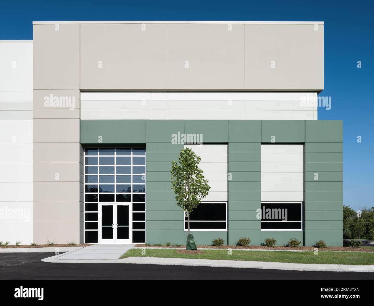 Newly constructed warehouse building Stock Photo - Alamy