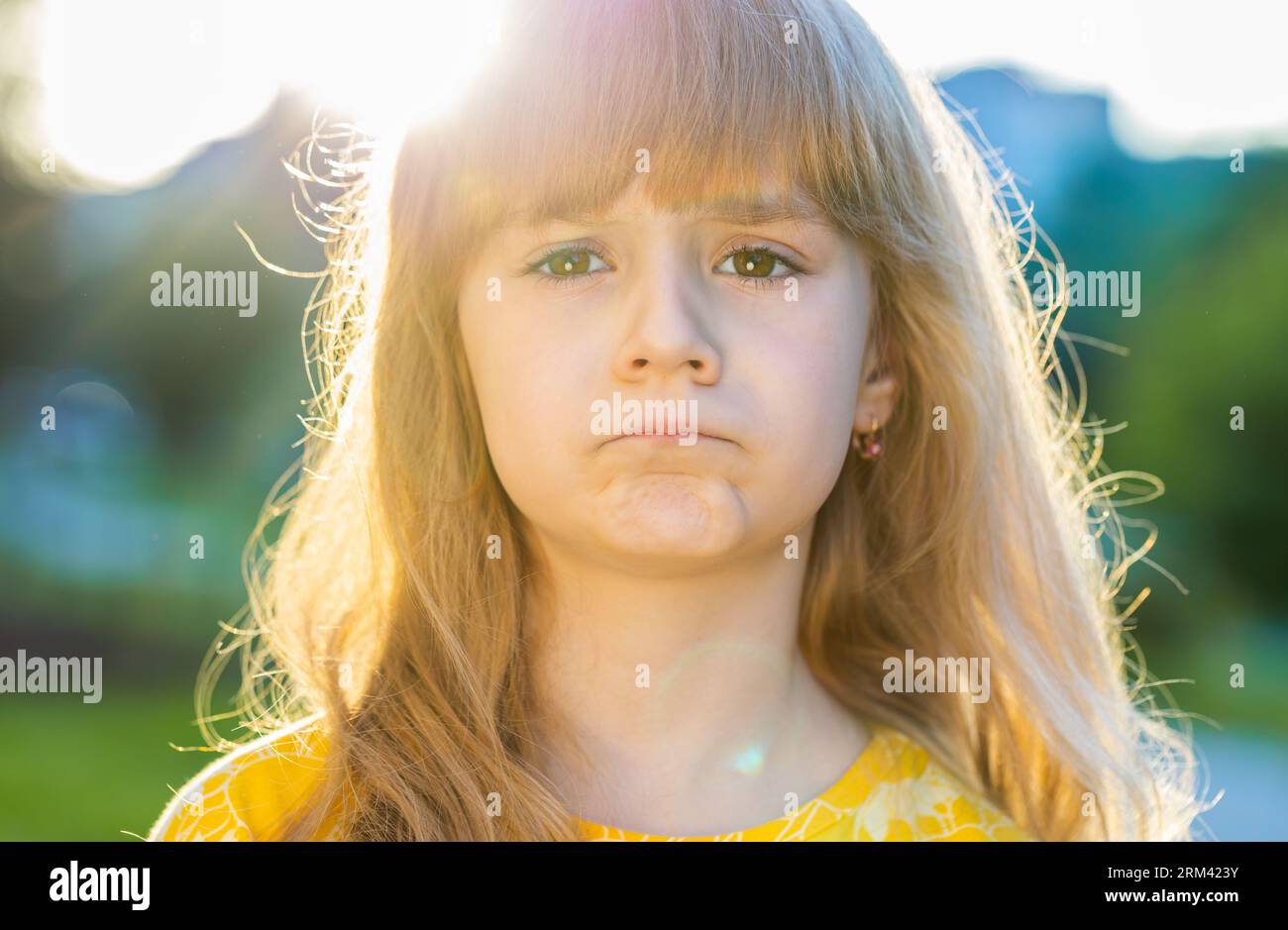 Outdoors preteen unhappy hi-res stock photography and images - Alamy