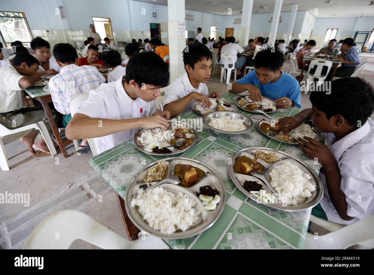 Myanmar schule hi-res stock photography and images - Alamy