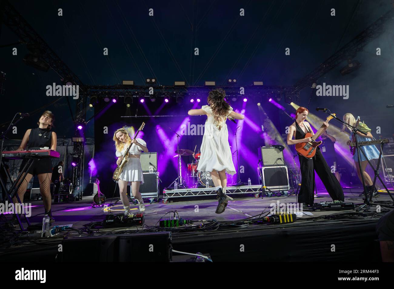 Singer abigail morris hi-res stock photography and images - Alamy