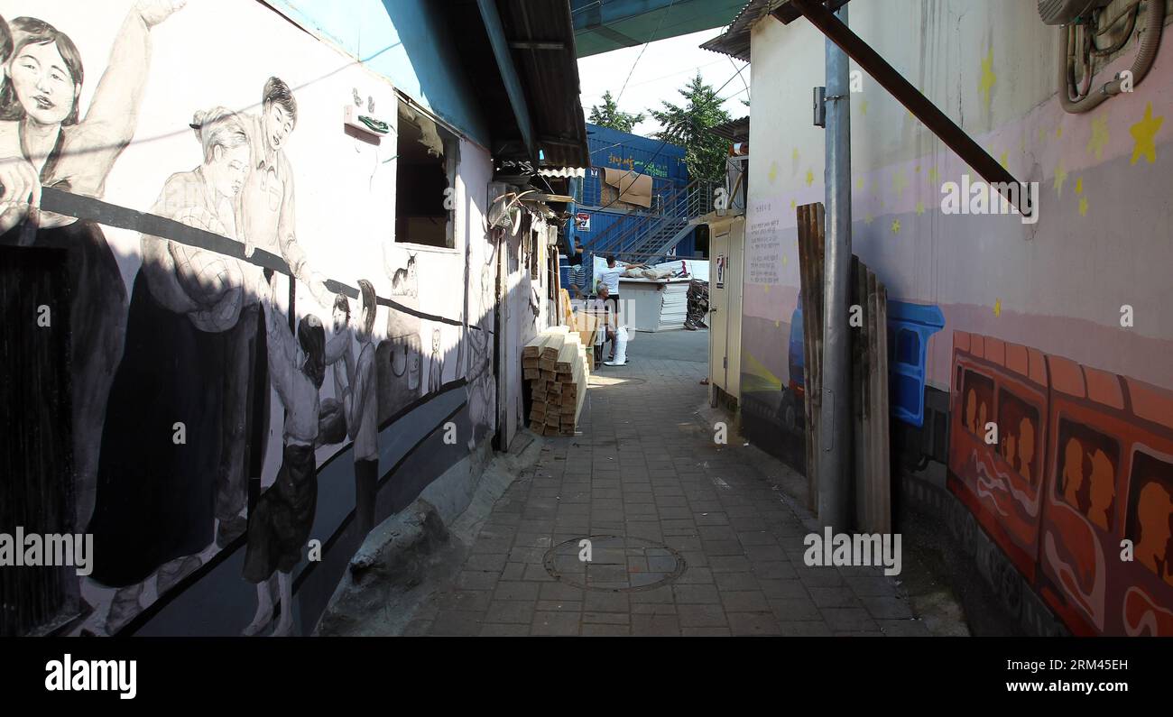 Seoul graffiti hi-res stock photography and images - Alamy