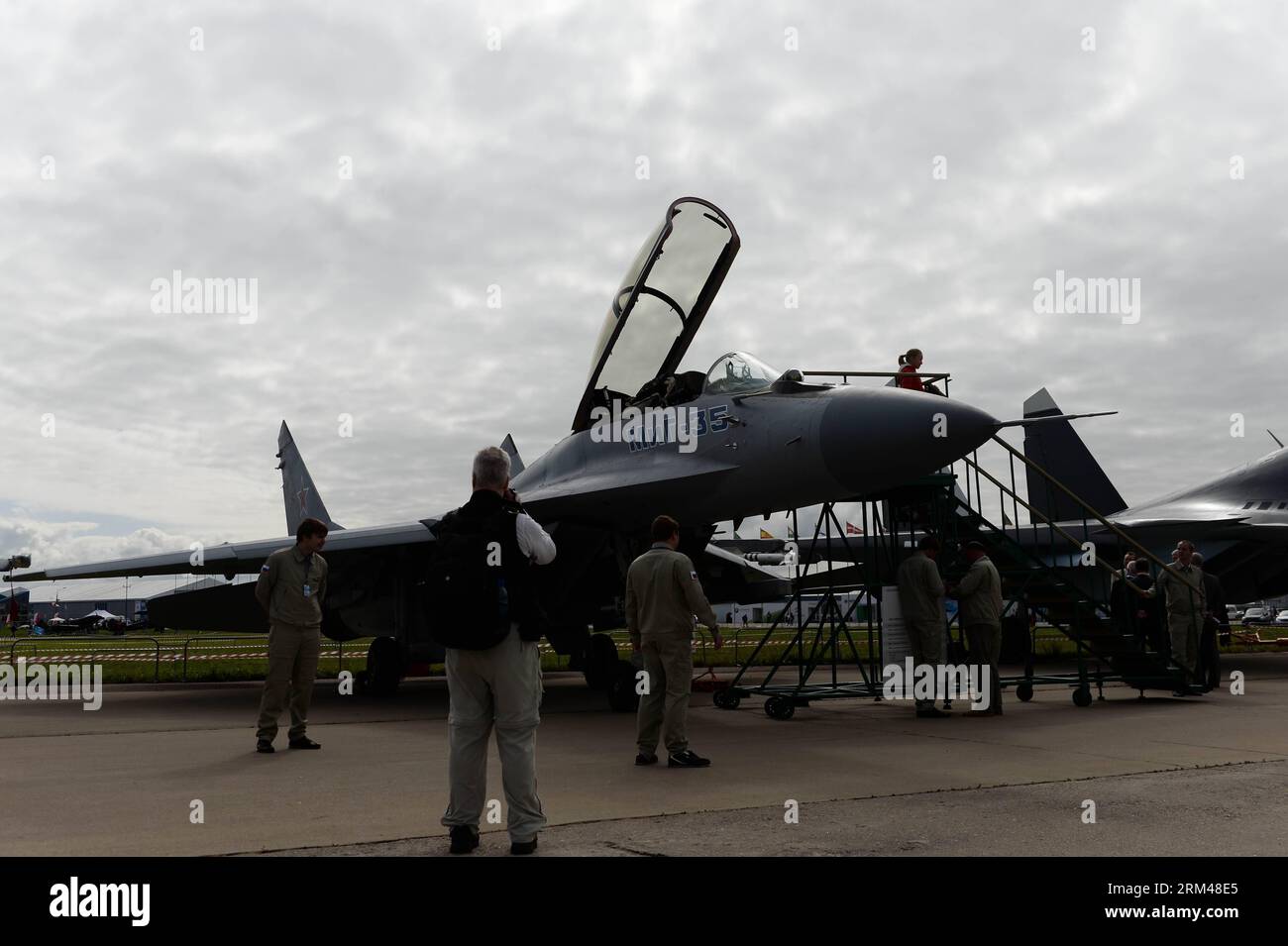 Showcases the expe hi-res stock photography and images - Alamy