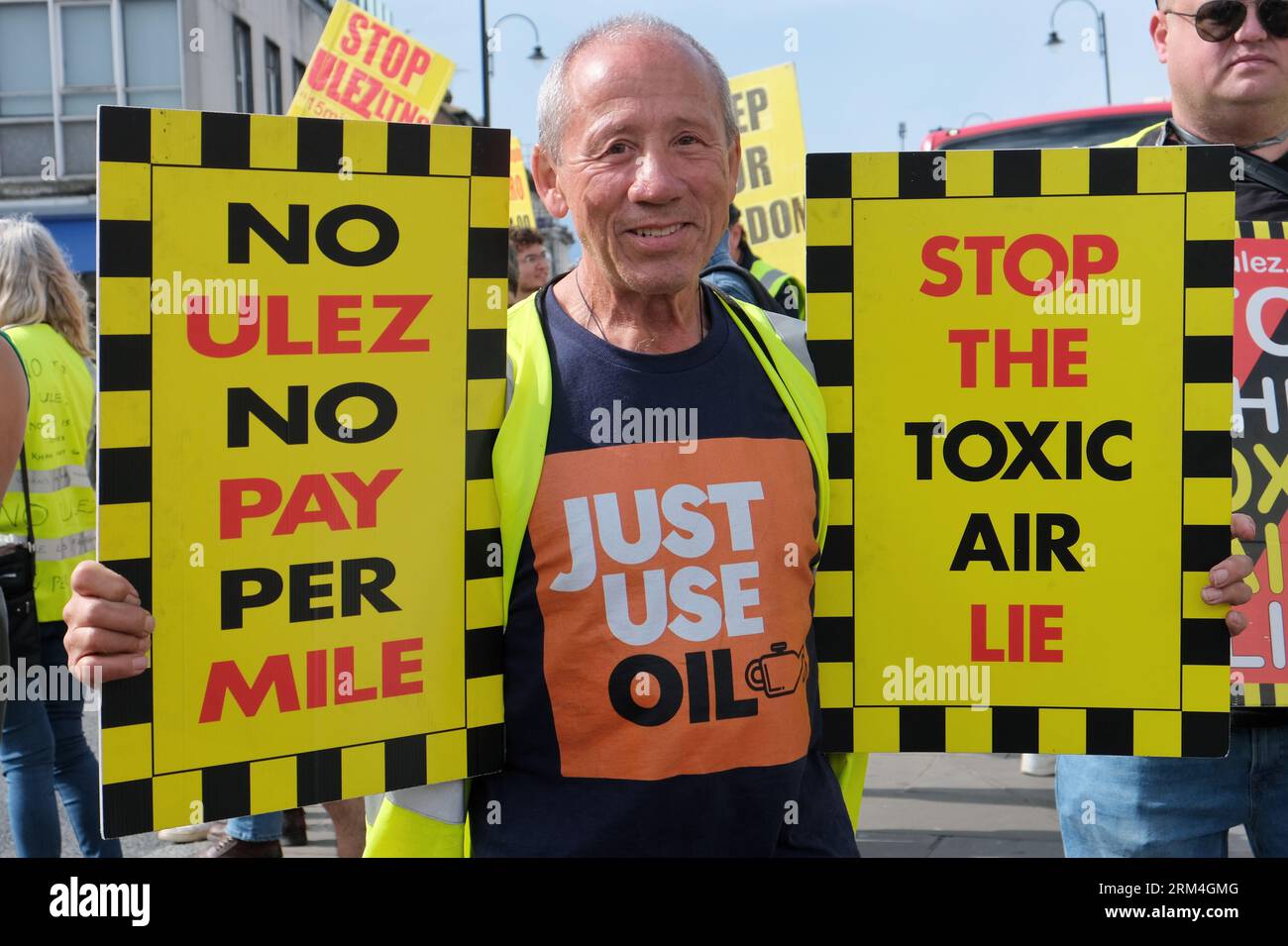 London, UK. 26th August, 2023. Anti-ULEZ protesters gather in the Mayor ...