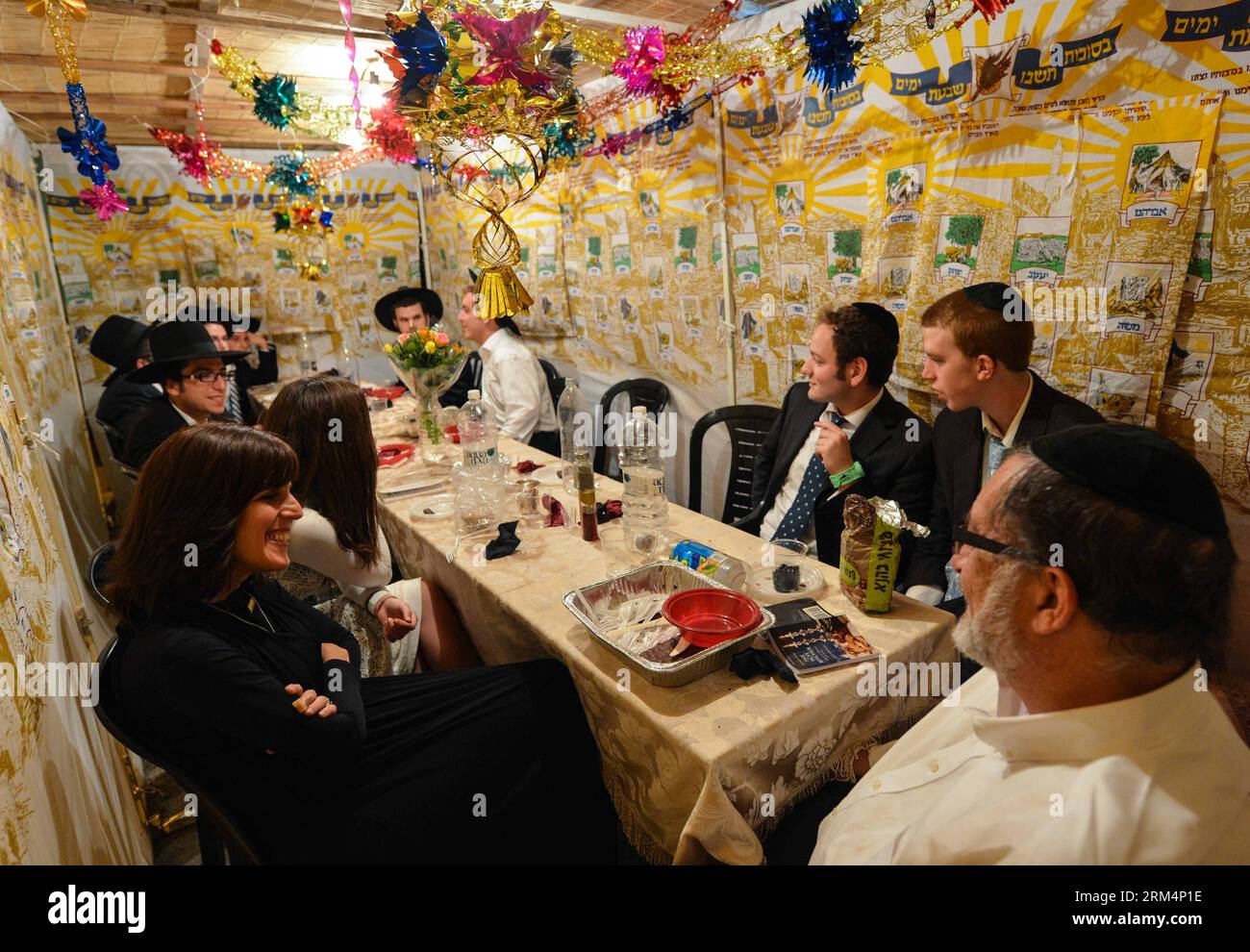 Sukkot booth hi-res stock photography and images - Alamy
