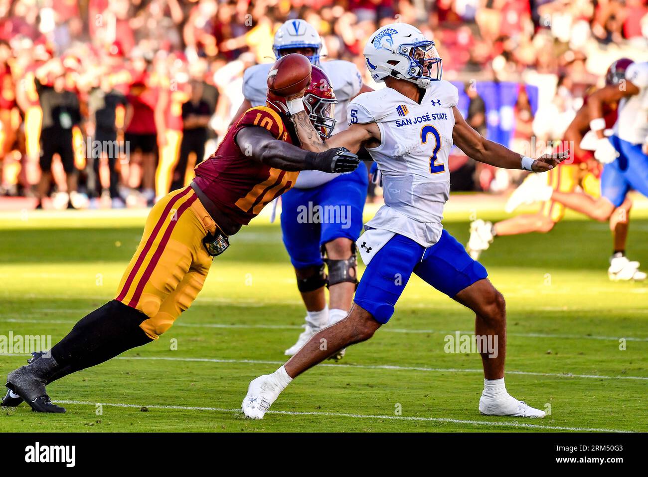 August 26, 2023 Los Angeles, CA.USC Trojans defensive end Jamil ...