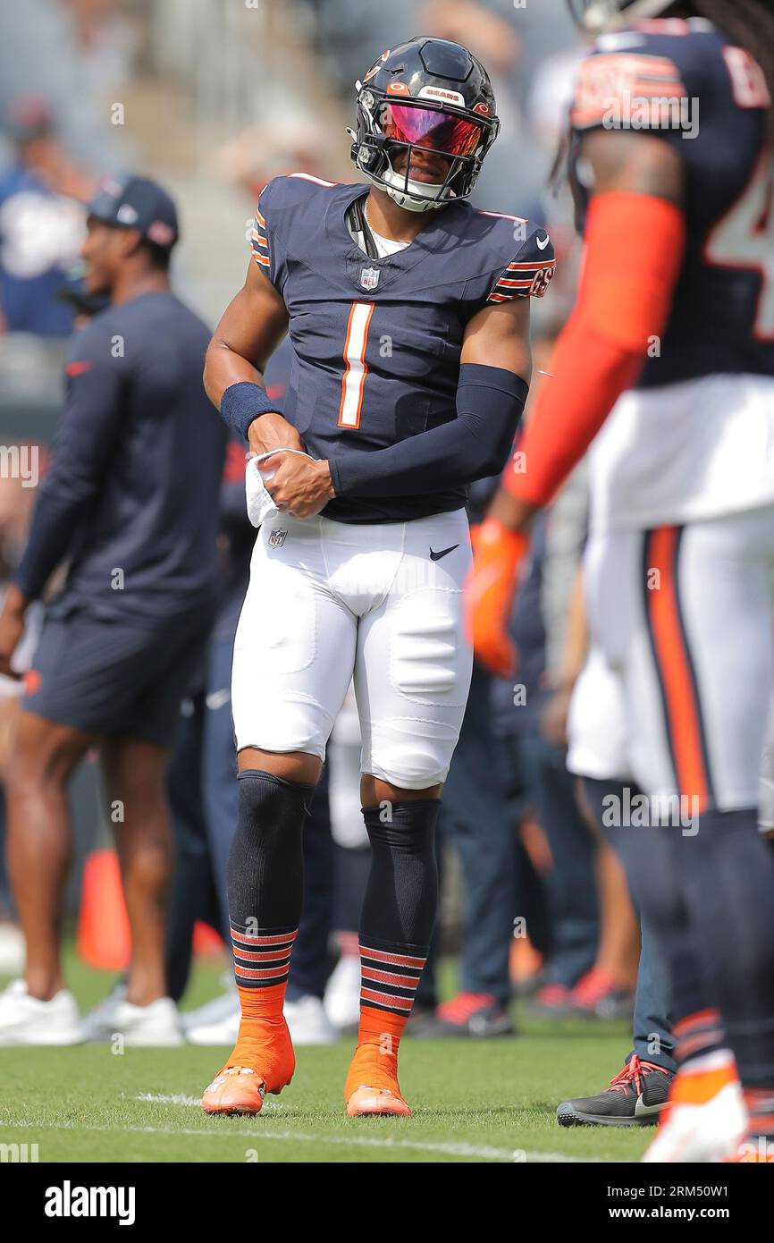 Chicago Bears quarterback Justin Fields (1) during warmups before an ...