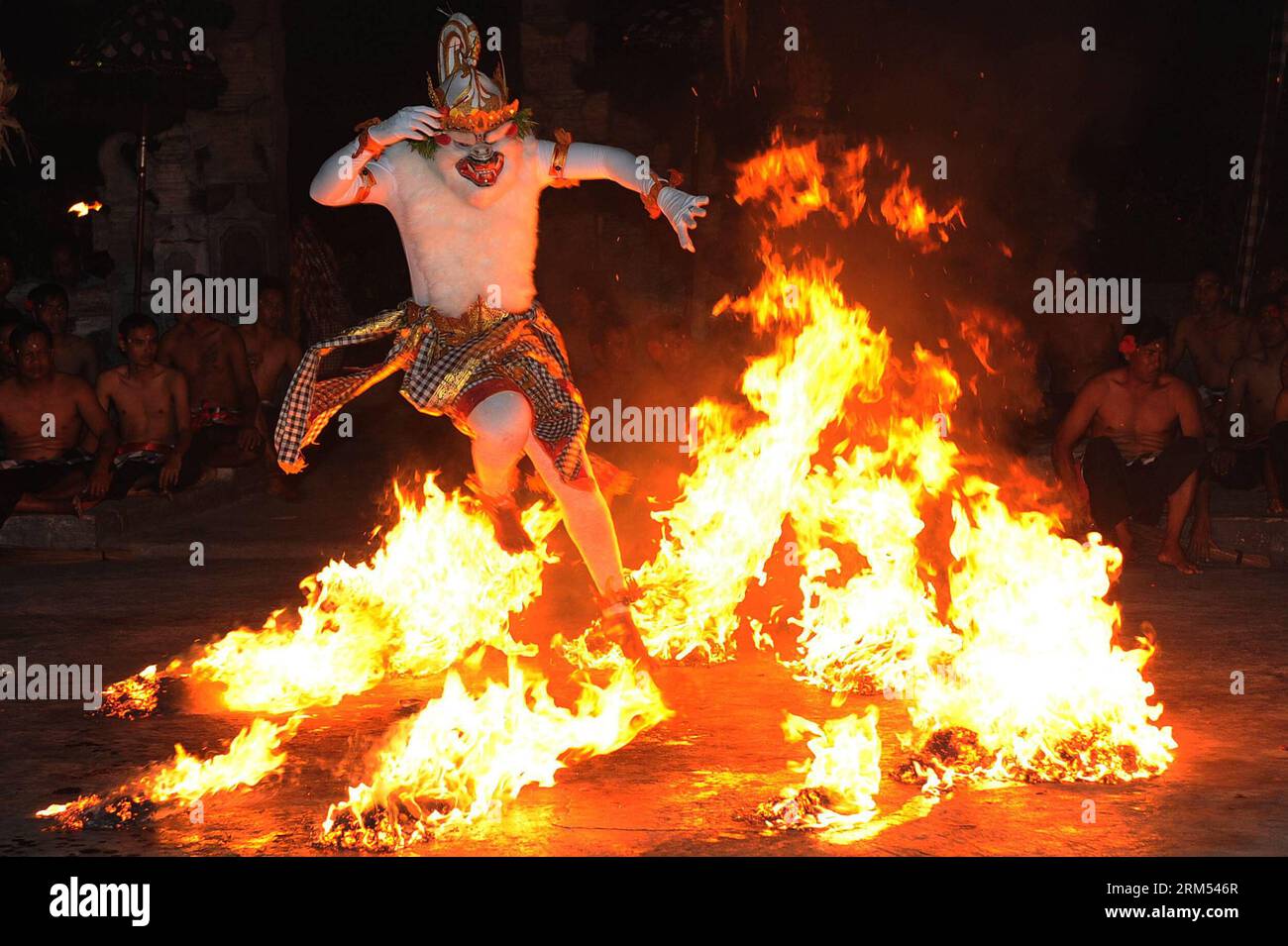 Hanoman dance hi-res stock photography and images - Alamy