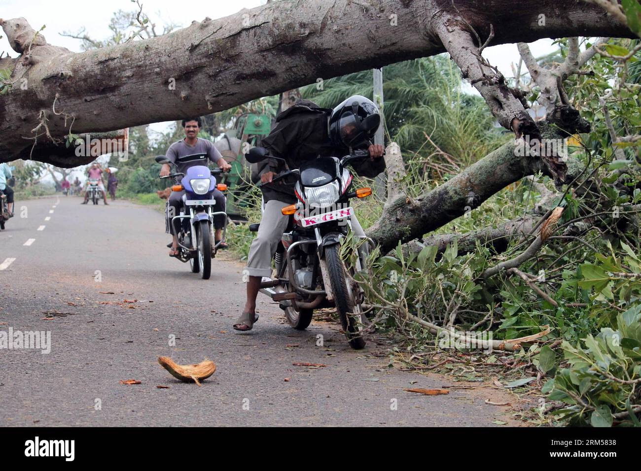 India east coast cyclone hi-res stock photography and images - Alamy