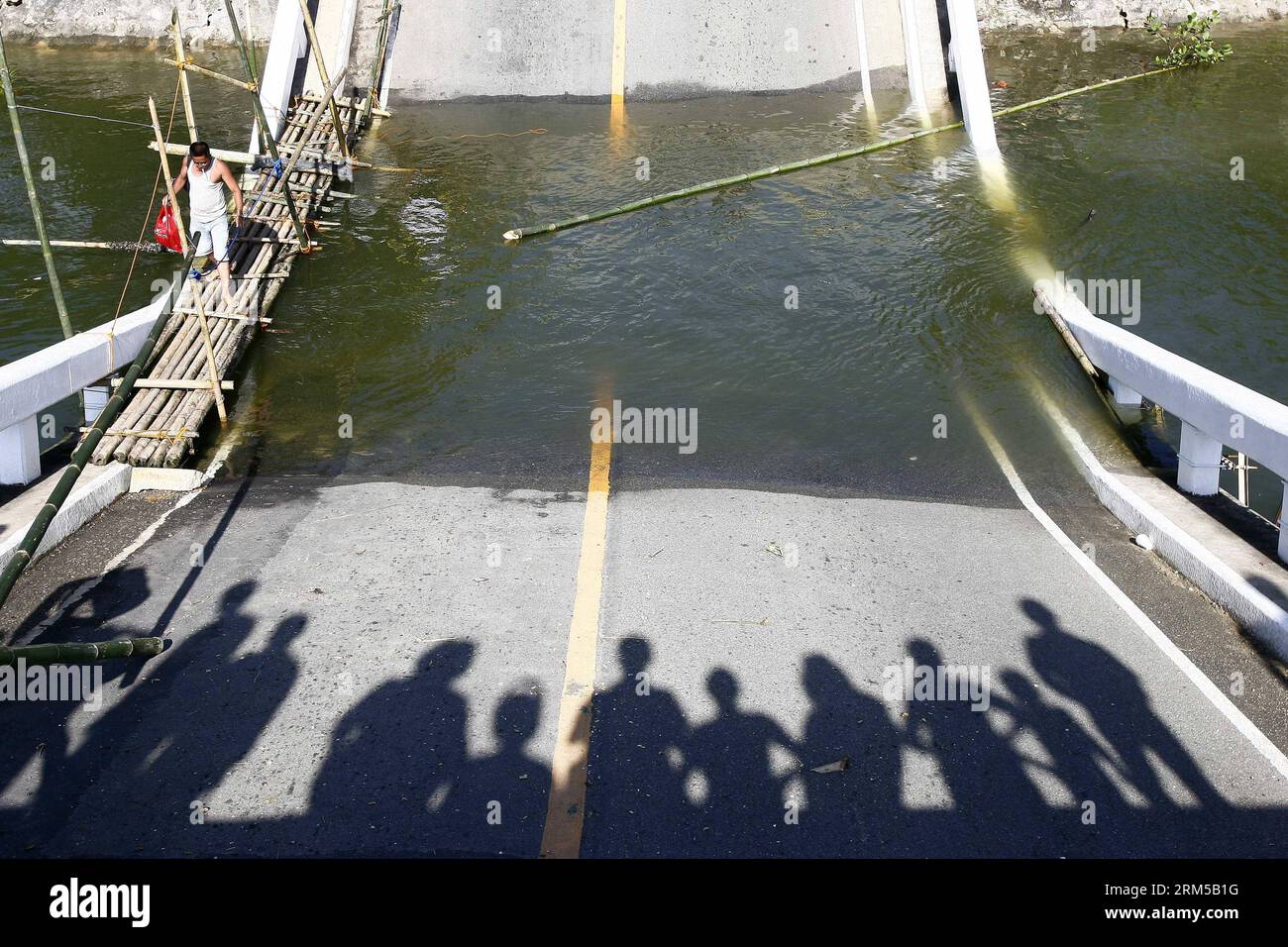 Philippines earthquake bridge hi-res stock photography and images - Alamy