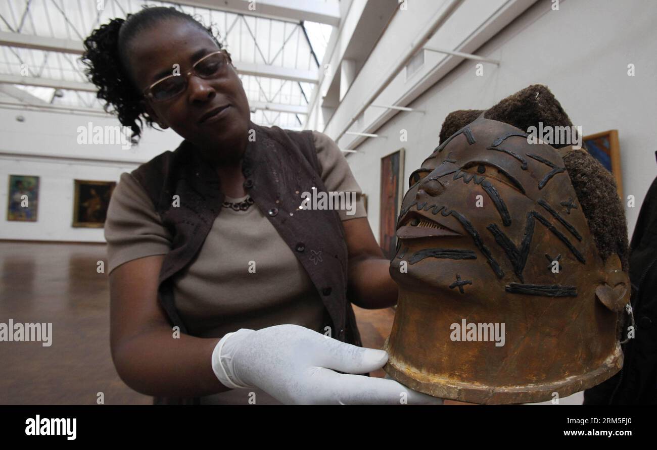 Zimbabwe harare national art gallery hi-res stock photography and ...