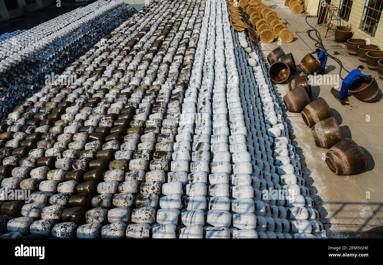 Chinese brewers hi-res stock photography and images - Alamy