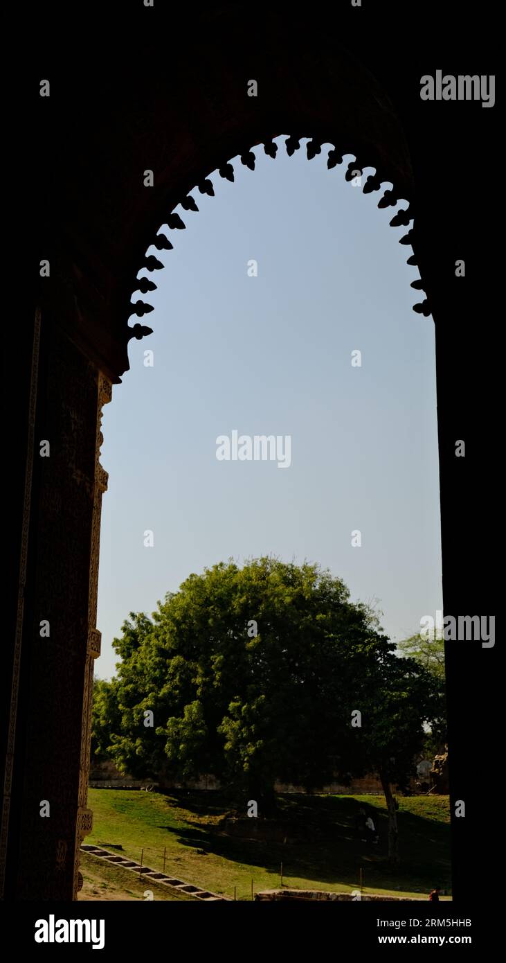 Monument aesthetics hi-res stock photography and images - Alamy