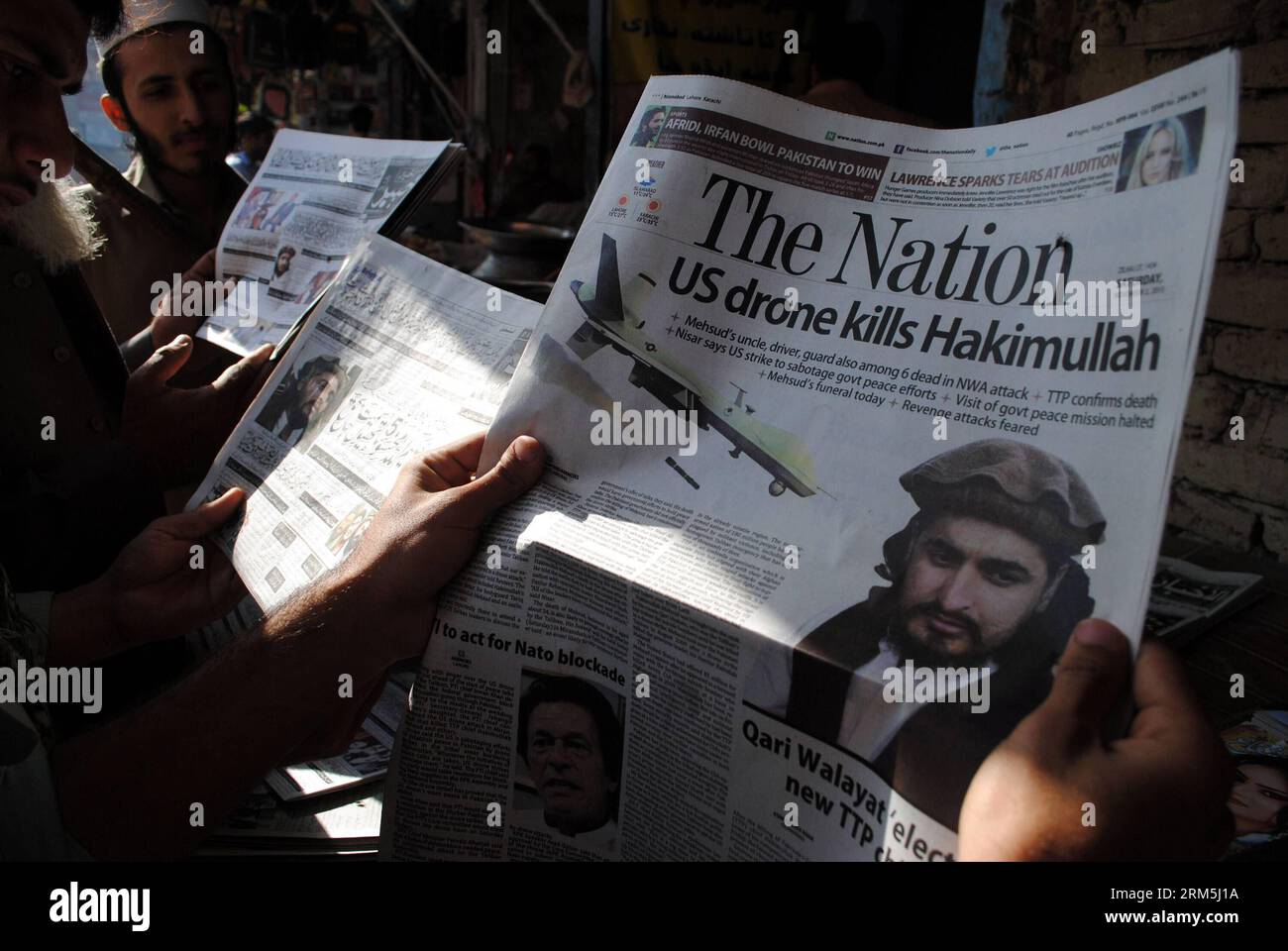 Pakistani newspaper hi-res stock photography and images - Alamy