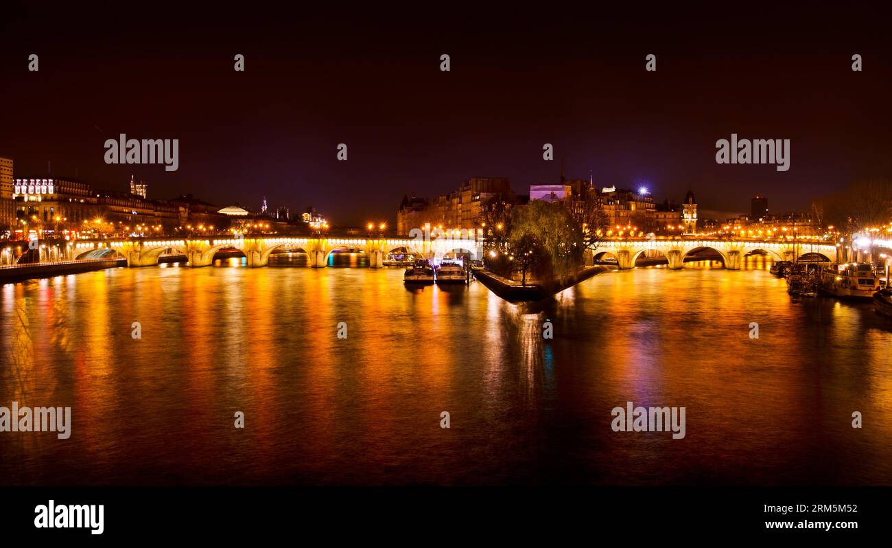 River Seine and Pont Neuf bridge at Night, Paris, France Stock Photo ...