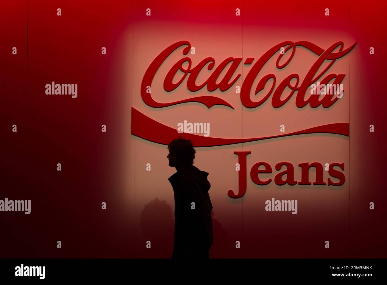 Logo de coca cola logo de coca cola hi-res stock photography and images ...